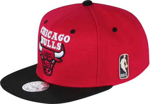 Mitchell & Ness Red Crown Bulls Cap | SkatePro
